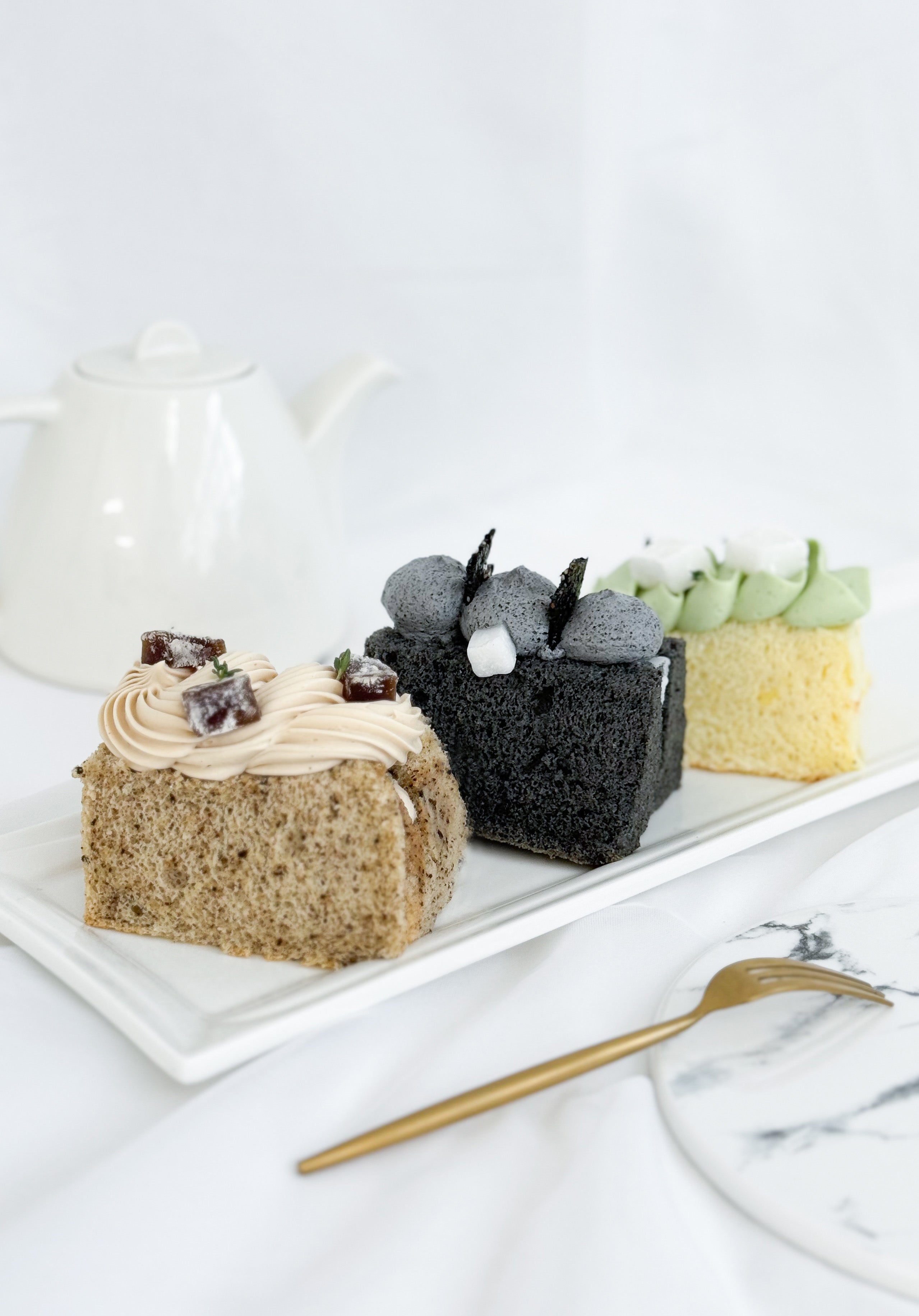 Box of 10 Sliced Cakes – The Cakery Hong Kong